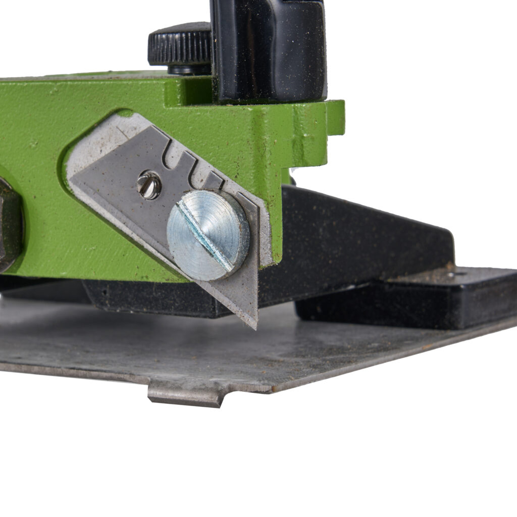 Vinyl Floor Seam Cutting Tool – Precise & Adjustable Blade